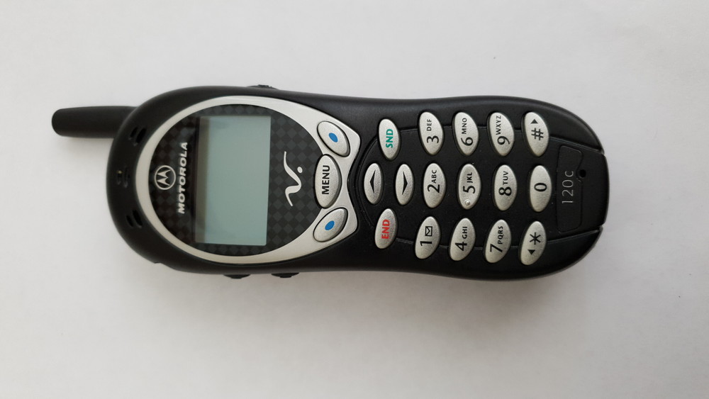 Cell Phones Museum » Motorola 120C - 2001