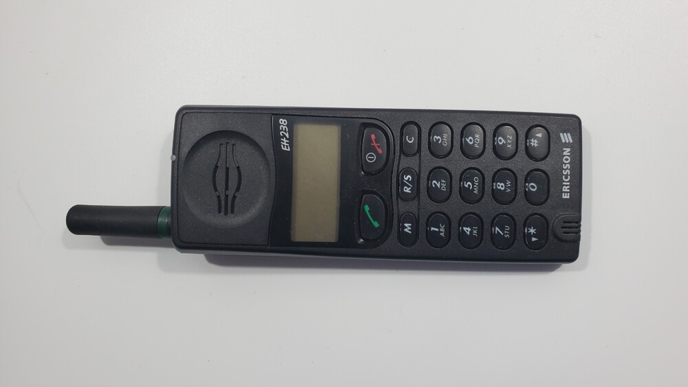 Cell Phones Museum » Ericsson EH 238 - 1995