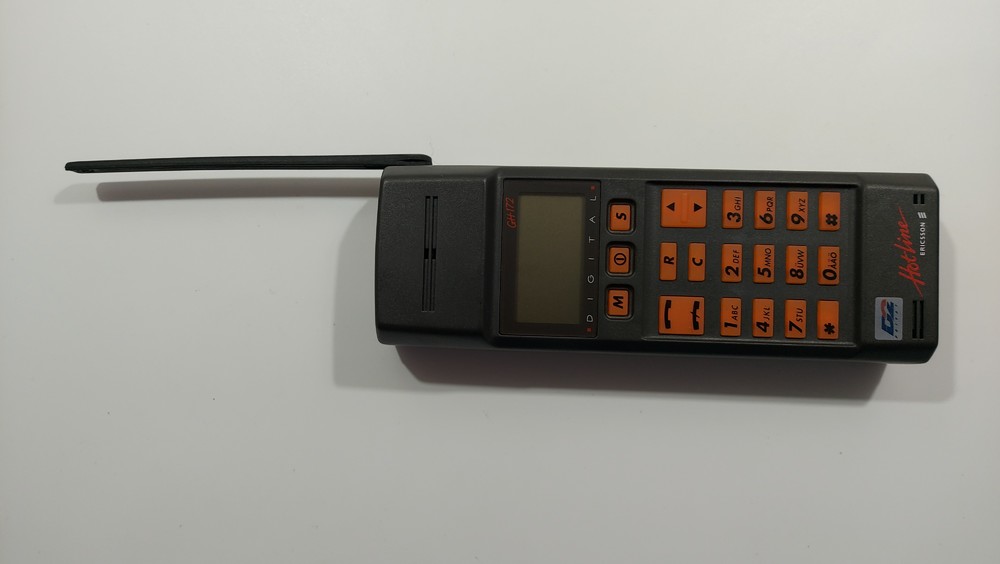 Cell Phones Museum » Ericsson GH 172 - 1992