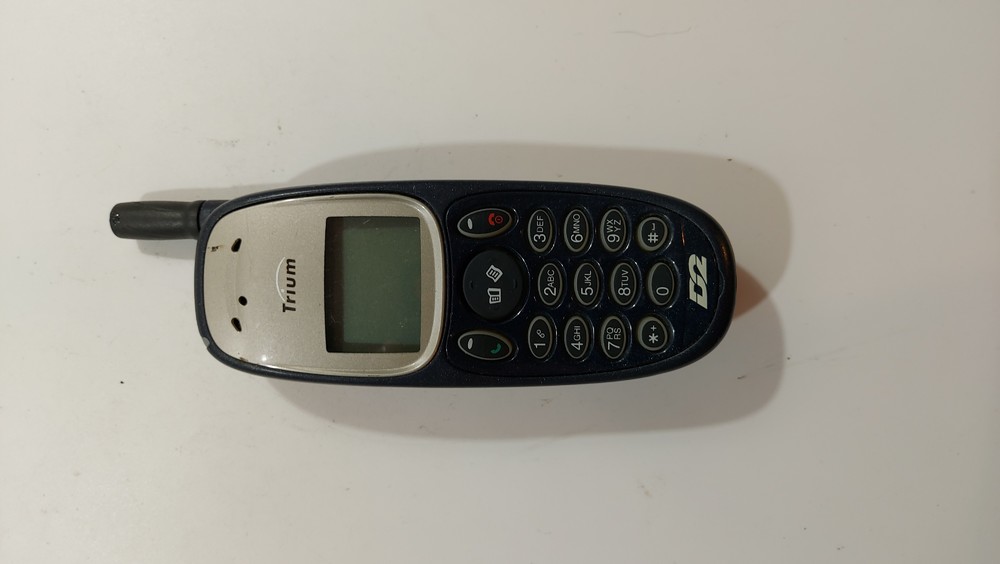 Cell Phones Museum » Mitsubishi Trium Mars MT-050 - 2000
