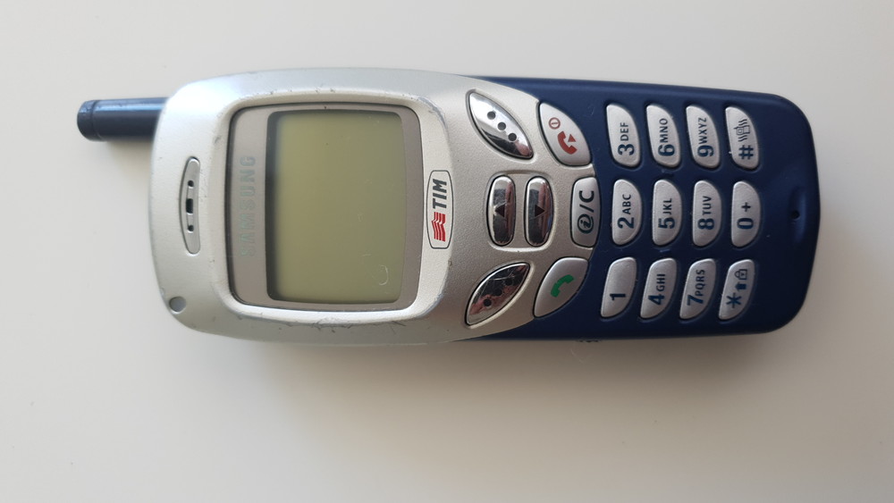 Cell Phones Museum » Samsung R210 - 2001