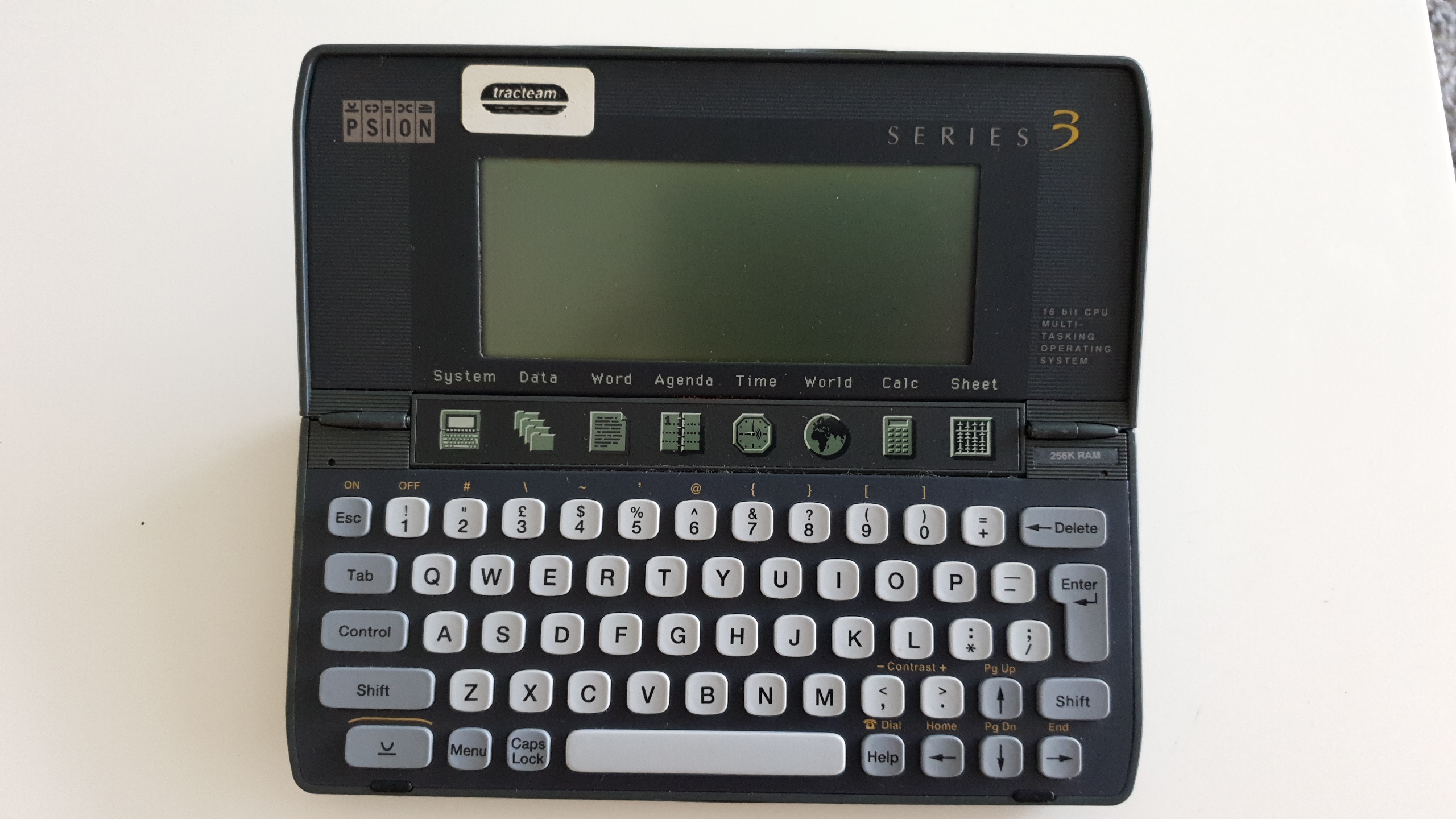 Cell Phones Museum » Psion Series 3 - 1991