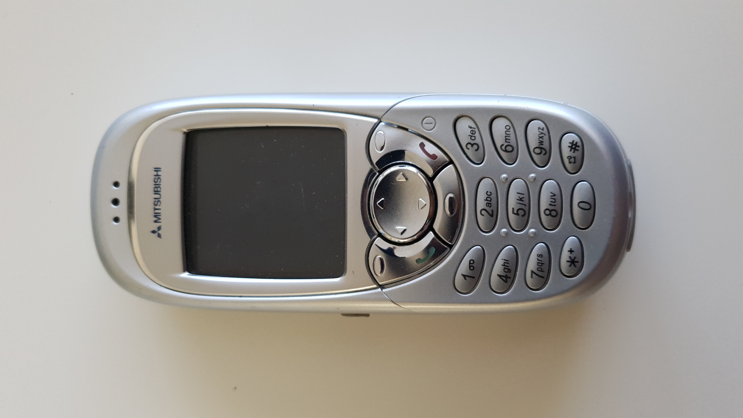 Cell Phones Museum » Mitsubishi M320 - 2002