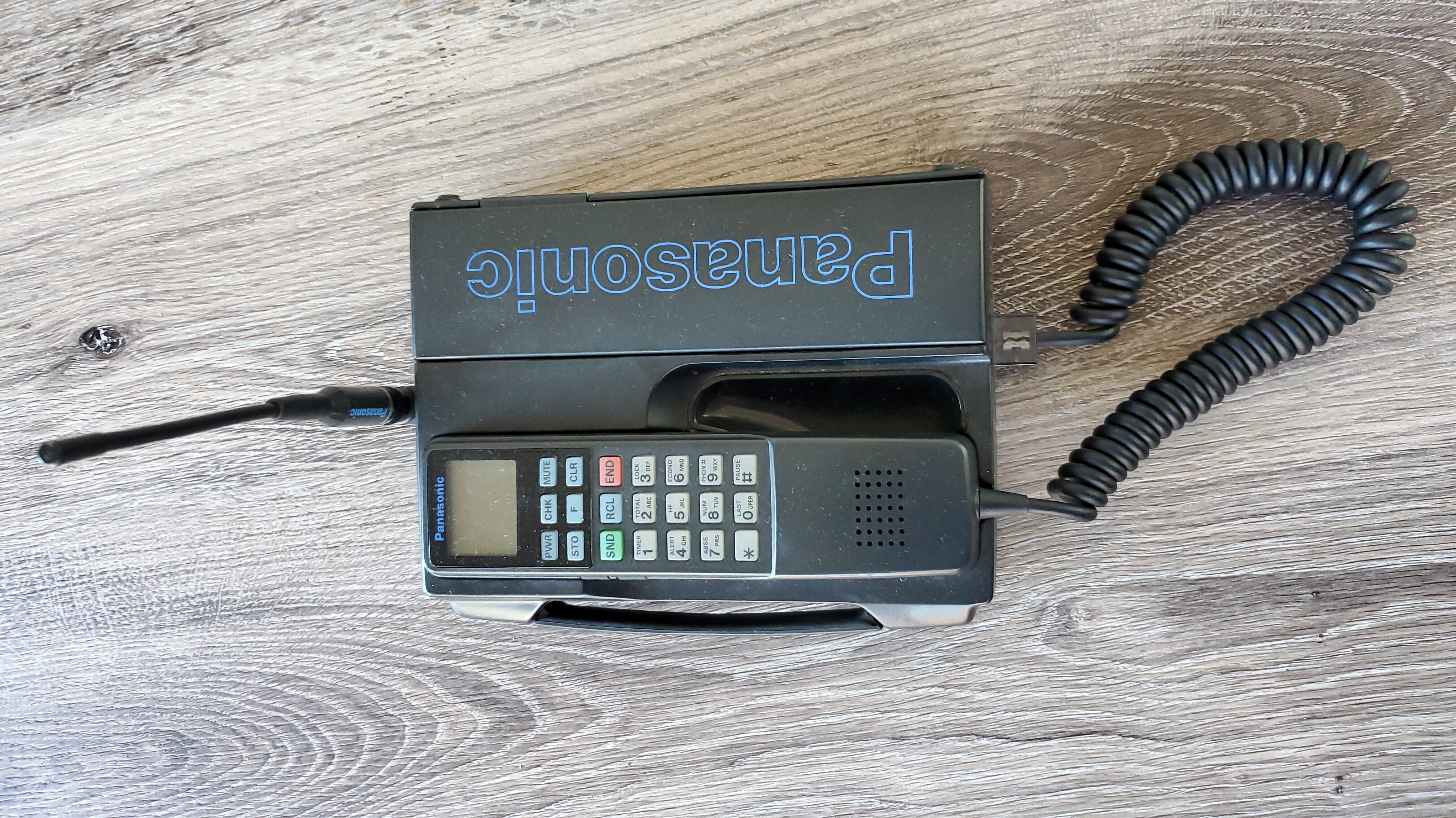 Cell Phones Museum » Panasonic EB-2501
