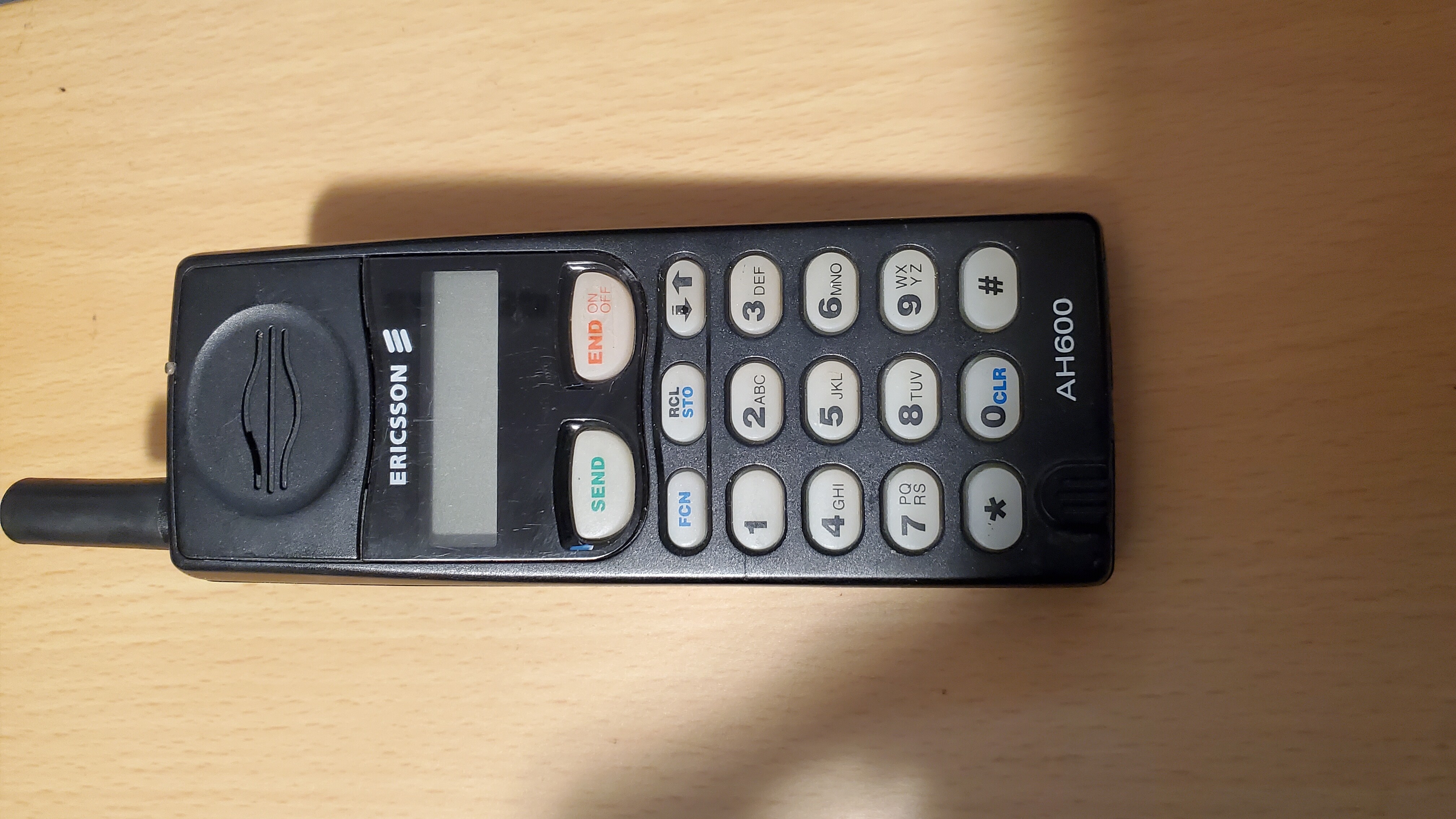 Cell Phones Museum » Ericsson AH 600 - 1998