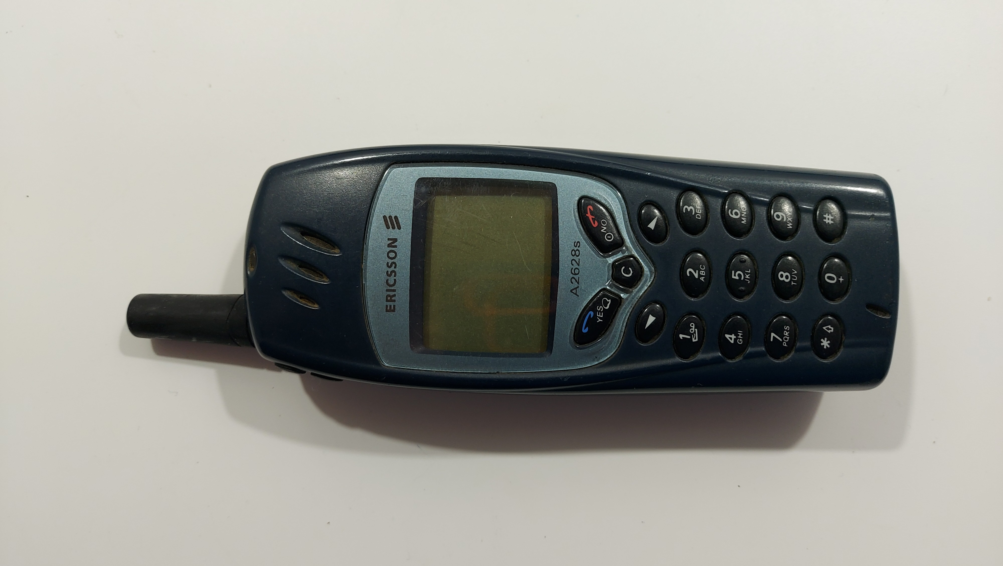 Cell Phones Museum » Ericsson A2628S - 2001